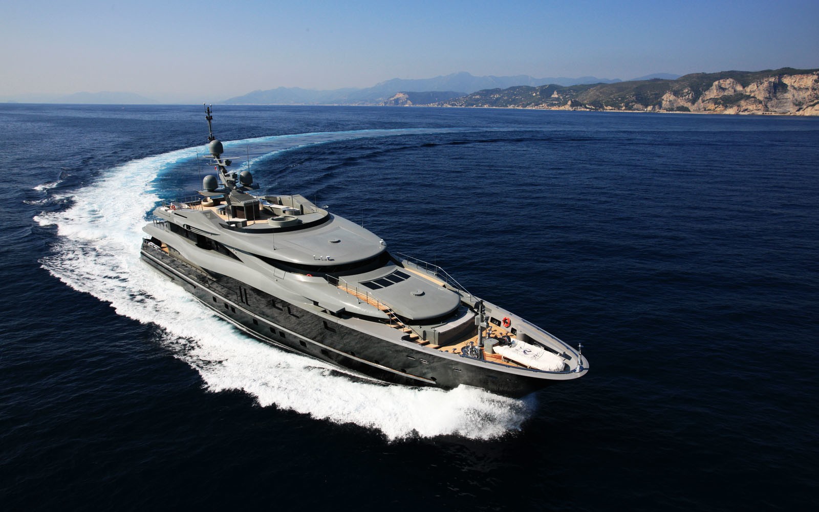 Yacht SEA FORCE ONE, Admiral | CHARTERWORLD Luxury Superyacht Charters